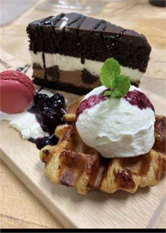 GoldenWestAuctions - $40 Gift Card from Local Croffle House